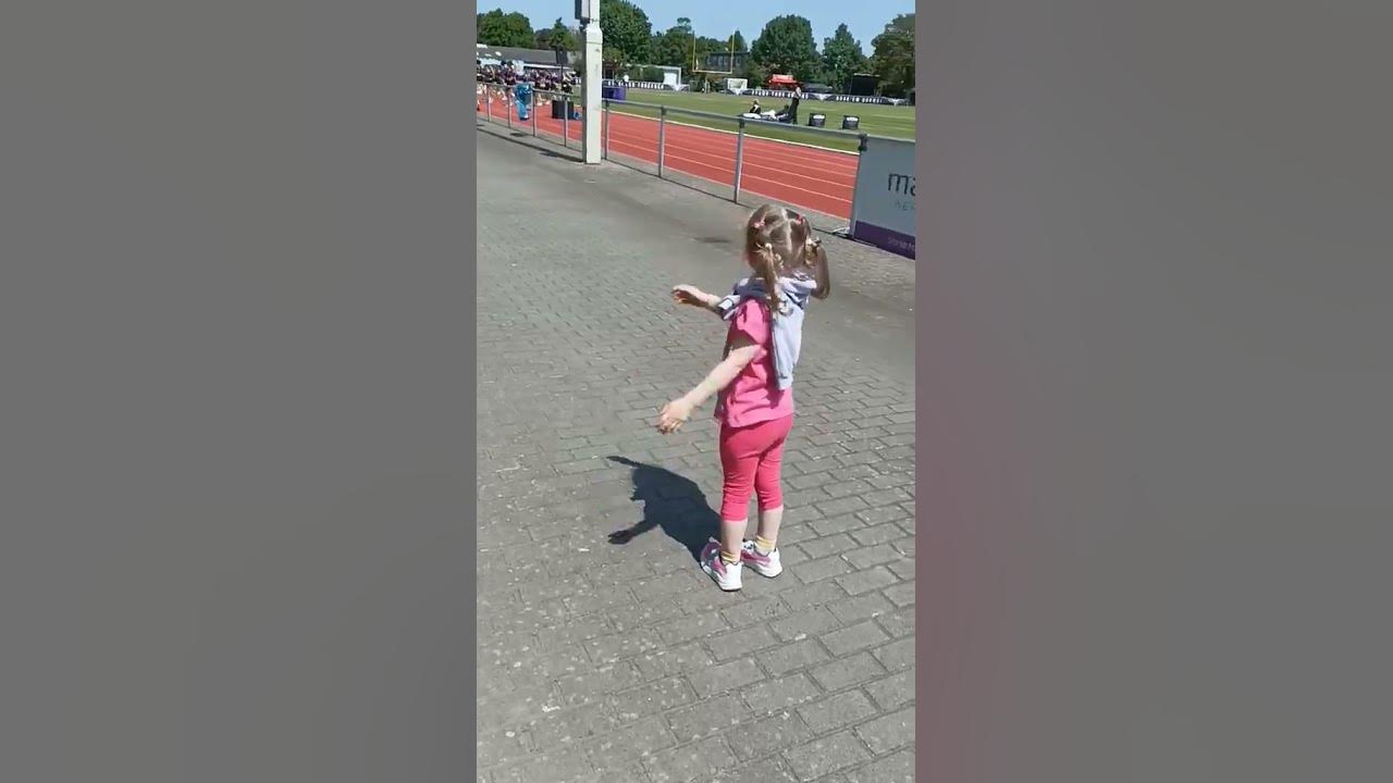 Даша радість наша в Германії - YouTube