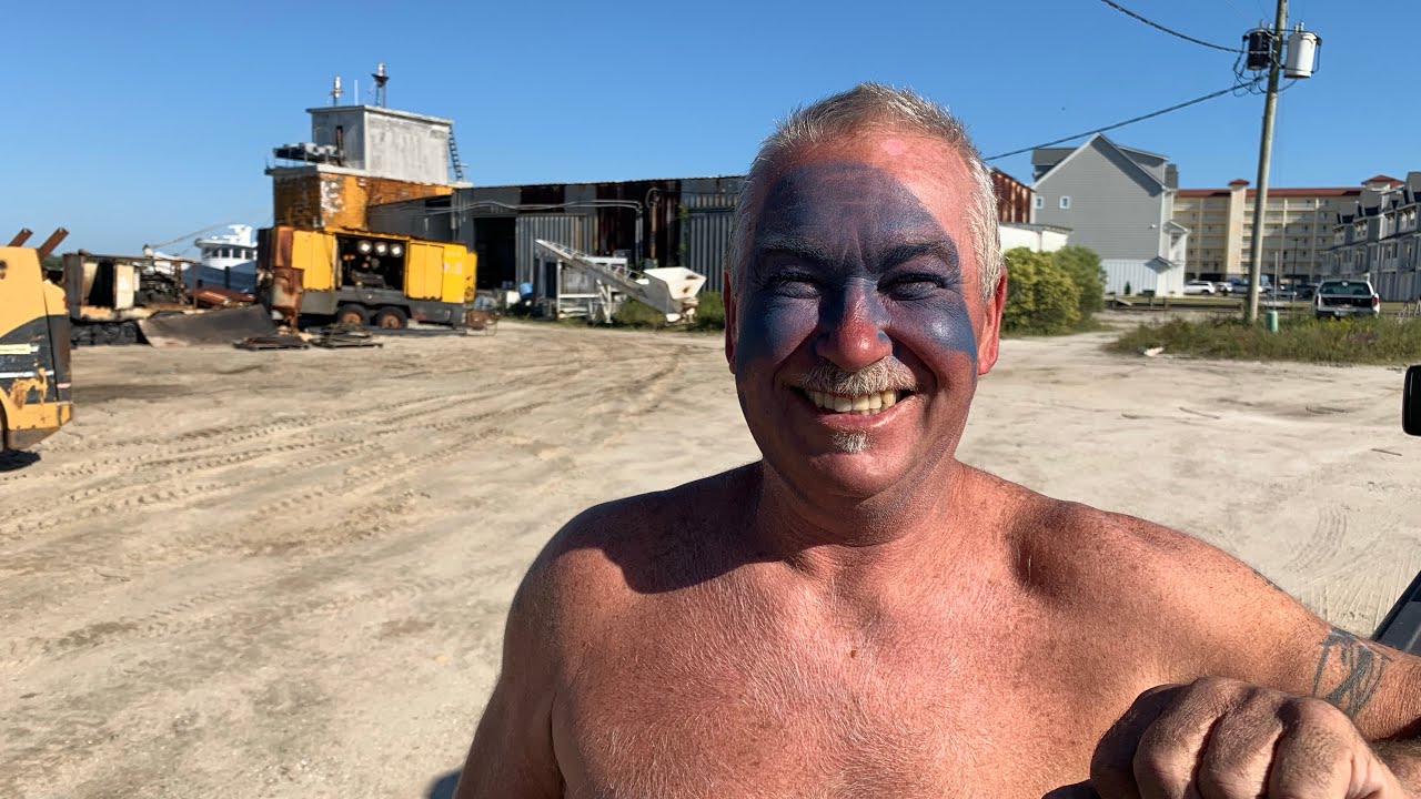 98ft trawler Sandblasted to bare metal then 7 coast of primer,Zinc ...