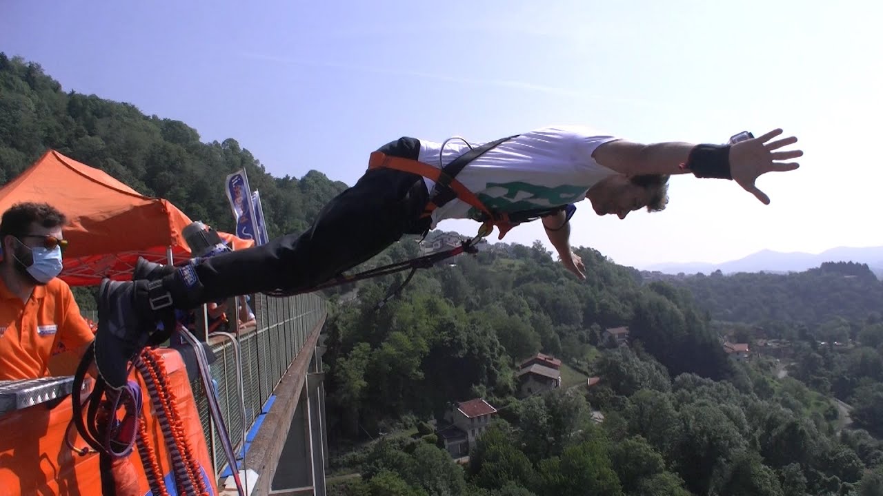 Bungee Jumping - Colossus Bridge (152m), Veglio (BI), Italy | By ...