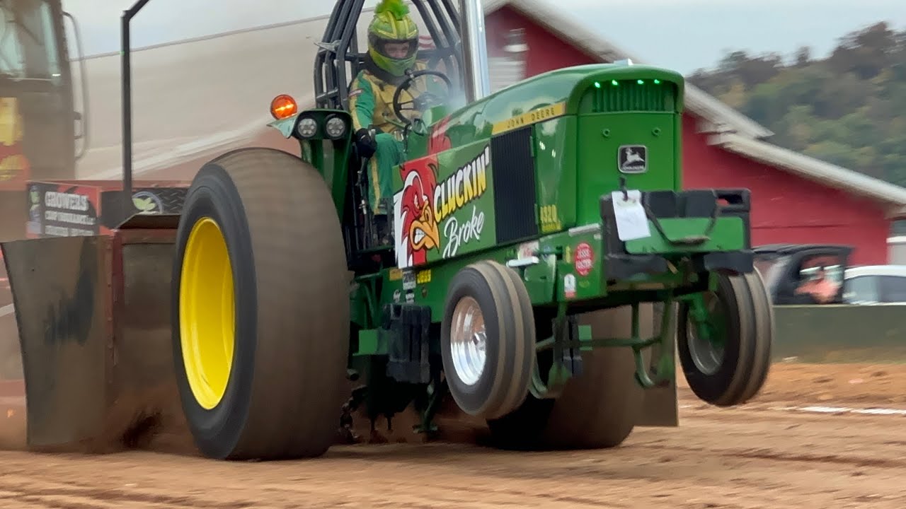 10,000 Hot Farm Tractors Sevierville, TN - YouTube