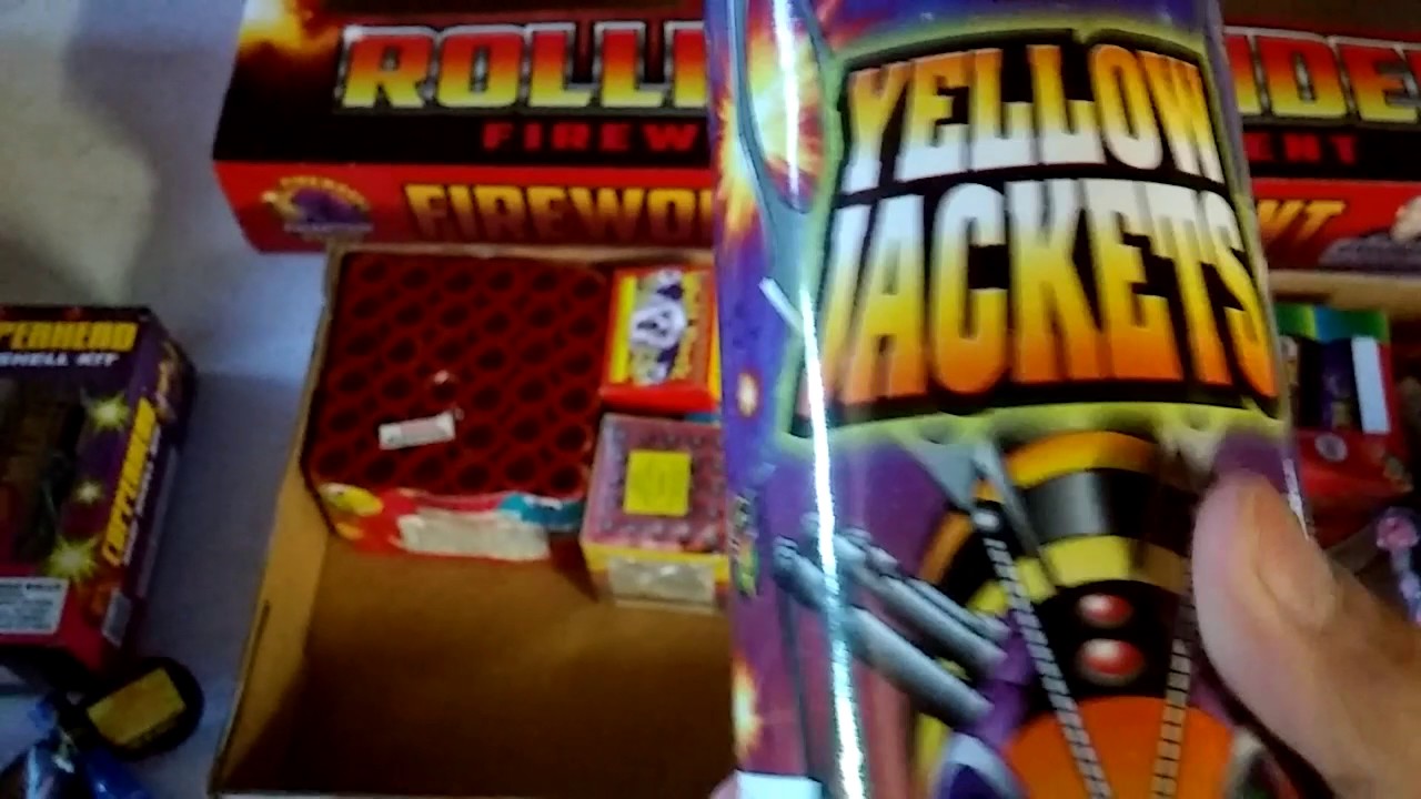 Rolling Thunder Fireworks Assortment by Phantom fireworks (UNBOXING ...
