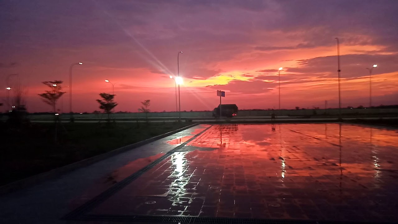 Rest area brebes km 260 di pagi hari - YouTube