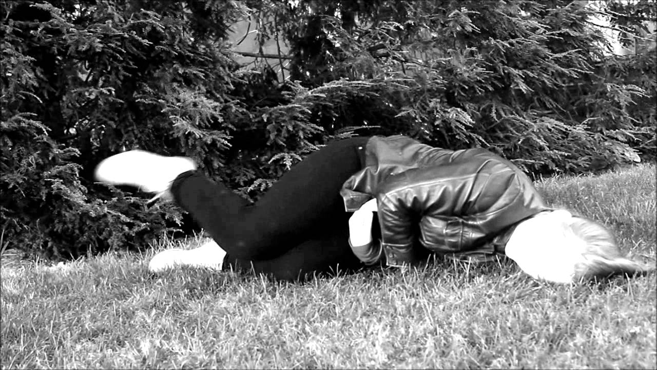 Hunger Games Bread Scene - YouTube