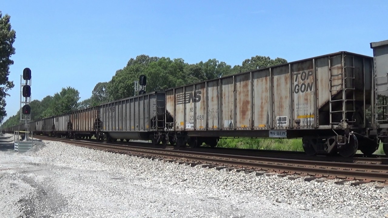 NS 8883 (GE C40-9 Standard cab top hat) leads NS 821 - YouTube