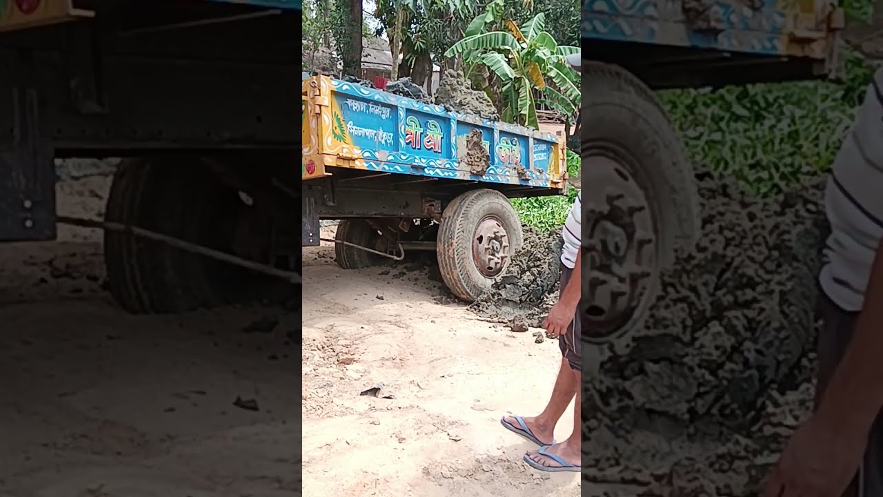 New Holland 3600 2 4wd Excel Stuck On Deep Mud With Fully Loaded New Holland 3600 2 4wd Excel Stuck On Deep Mud With Fully Loaded