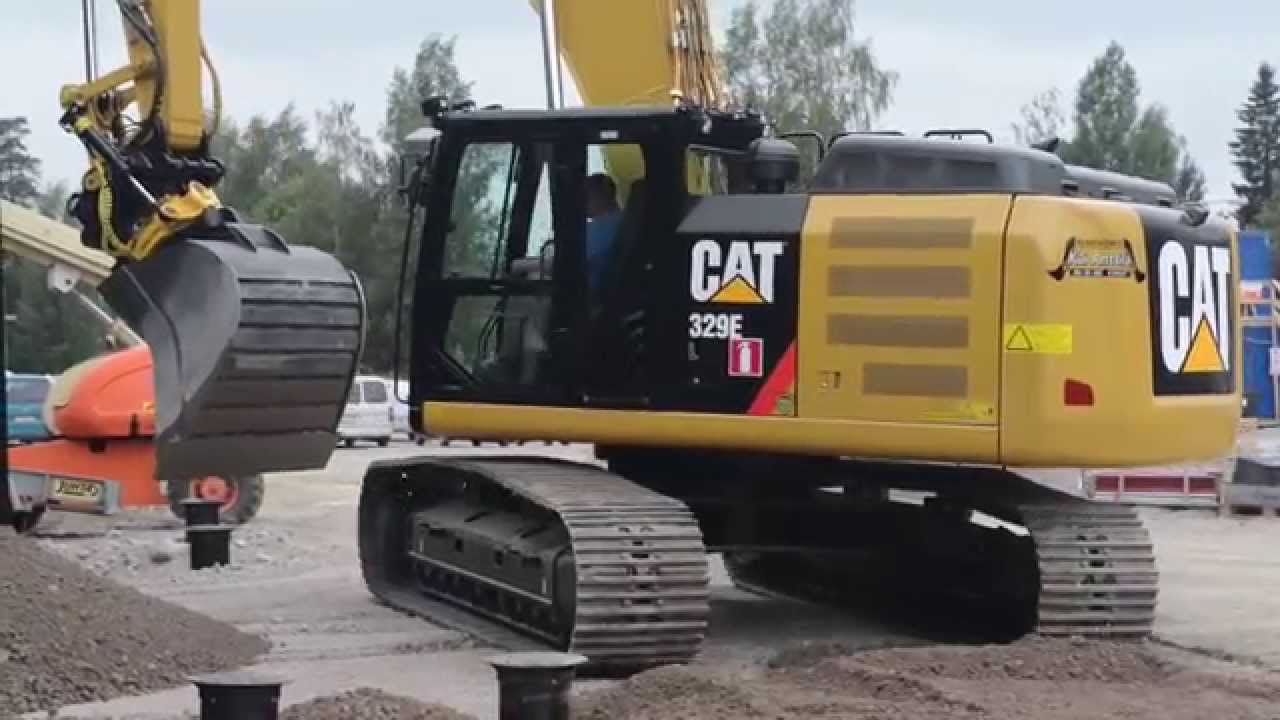 engcon EC30 & CAT 329E - YouTube