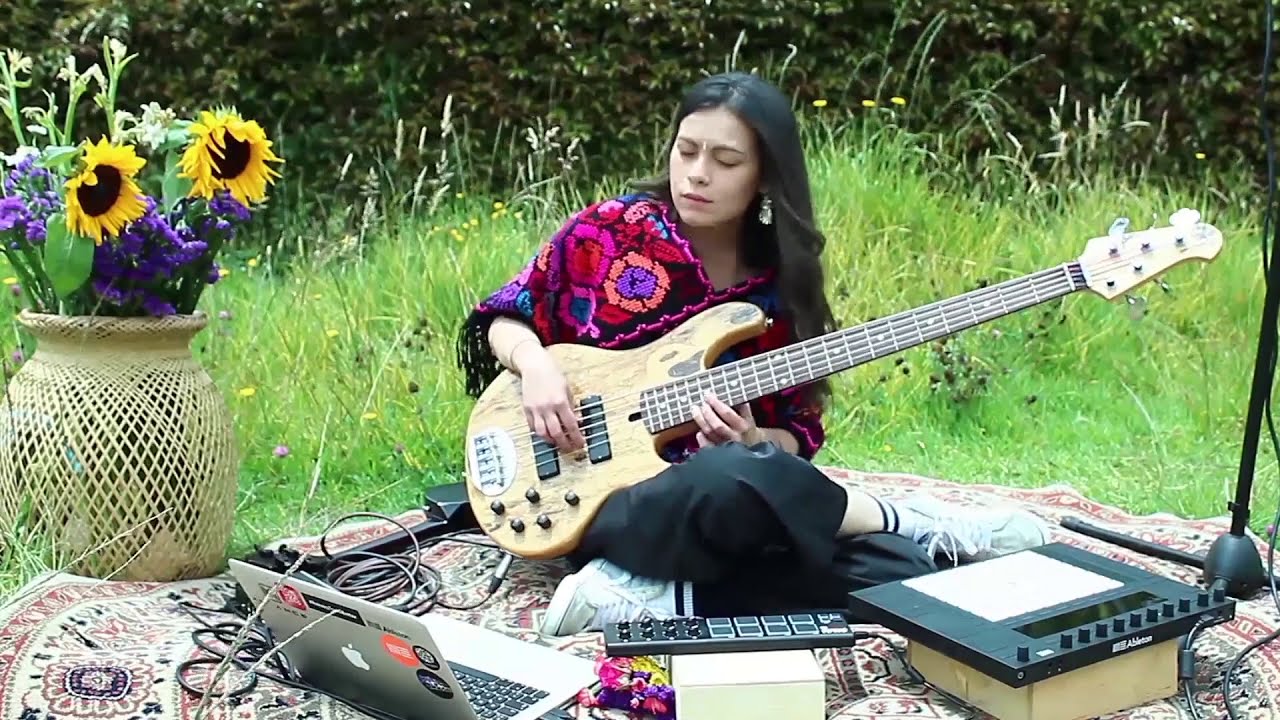 Eva Peroni - Festival floreser (LiveSet) - YouTube