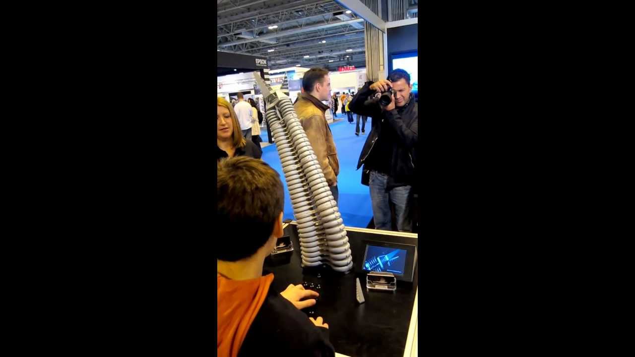 FESTO - Grab, Move and Release Apple - Bionic Handling Assistant ...