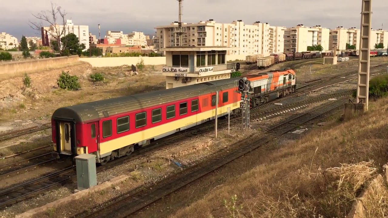 ONCF DH 430 à la gare d’Oujda - YouTube