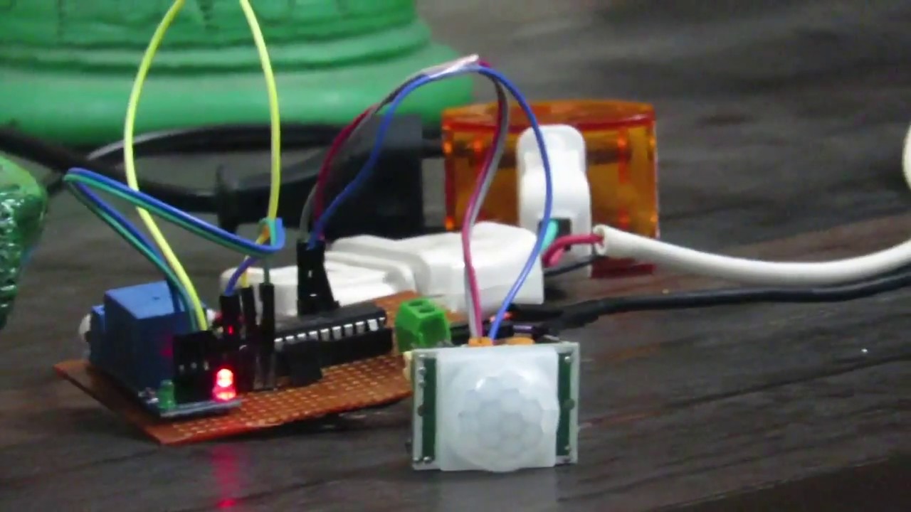 ENERGY SAVER PROJECT WITH MICRO-CONTROLLER - ATMEGA8A (CLOSEUP) - YouTube