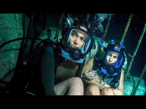 Trapped in a Shark Cage on the Ocean Floor 47 Meters Down | Thriller Movie Recap