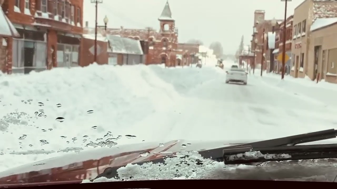 Calumet, MI - Snow Cleanup 2/23/2022 - YouTube