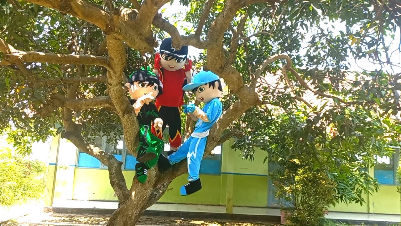 Lagi Ngapain Badut Lucu Boboiboy Di Atas Pohon - YouTube