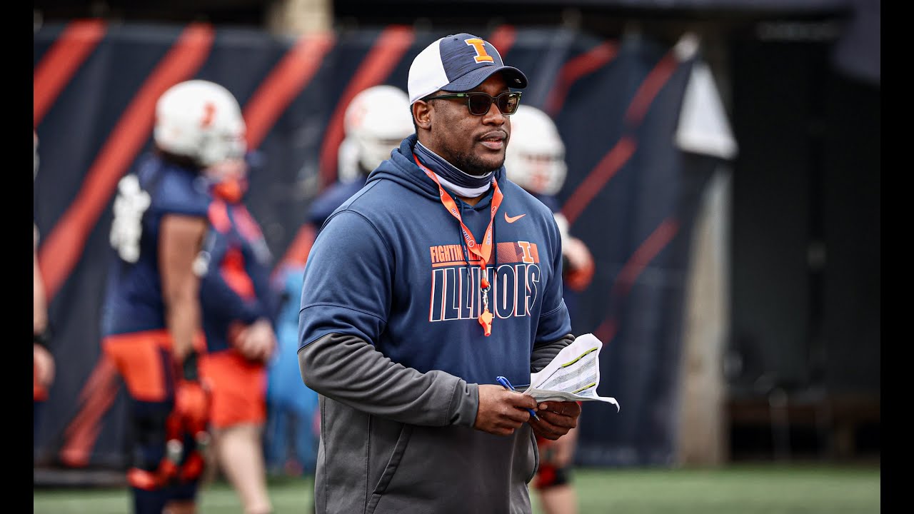 Spring practice update: Illini DBs coach Aaron Henry - YouTube