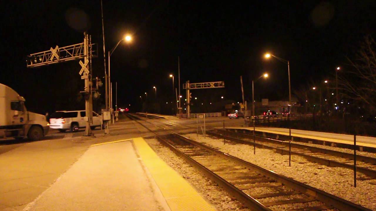 Metra 409 West Meets Inbound At Midlothian - YouTube