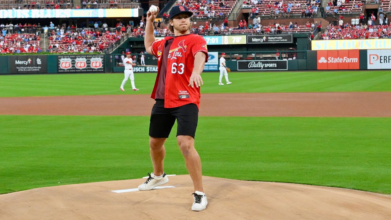 Jake Neighbours throws out first pitch at Cardinals game - YouTube