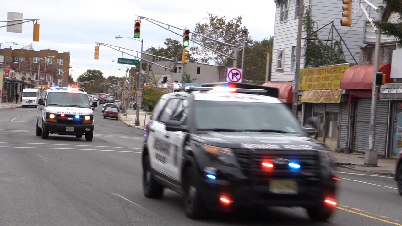 Newark NJ Police Units Responding on South Orange Ave to a Barricaded ...
