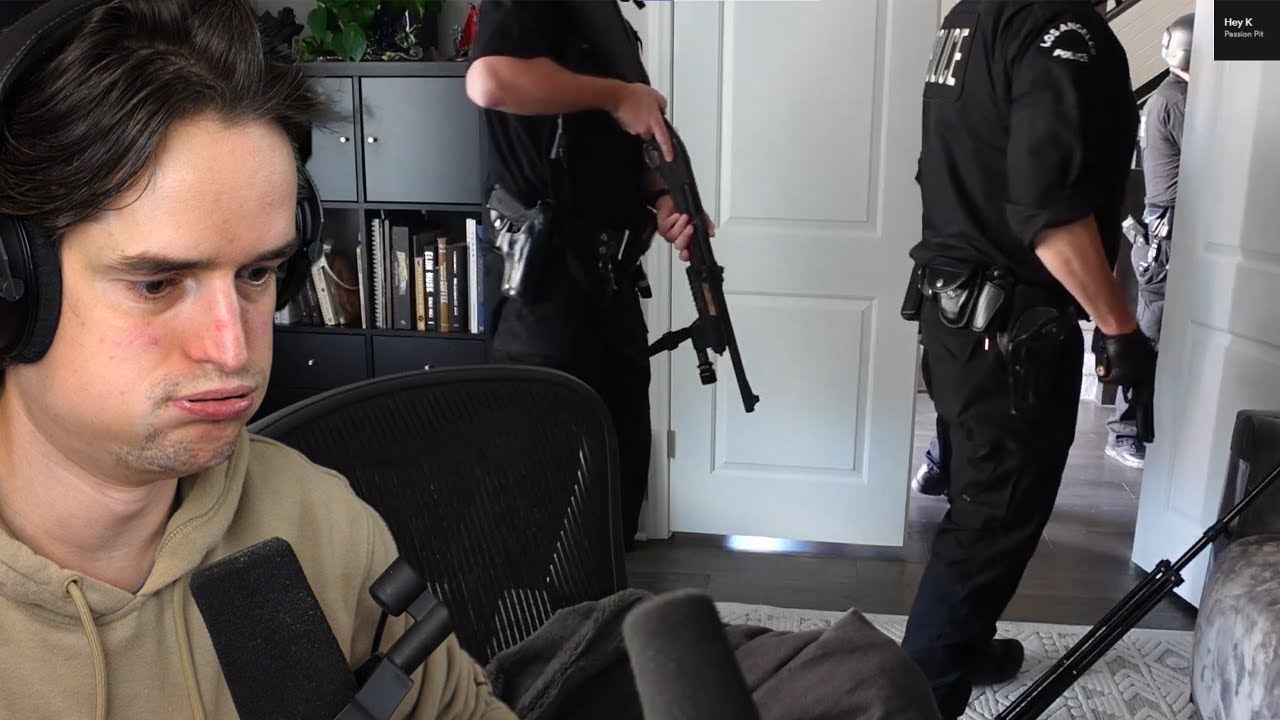 Een streamer krijgt een SWAT-team over de vloer - YouTube