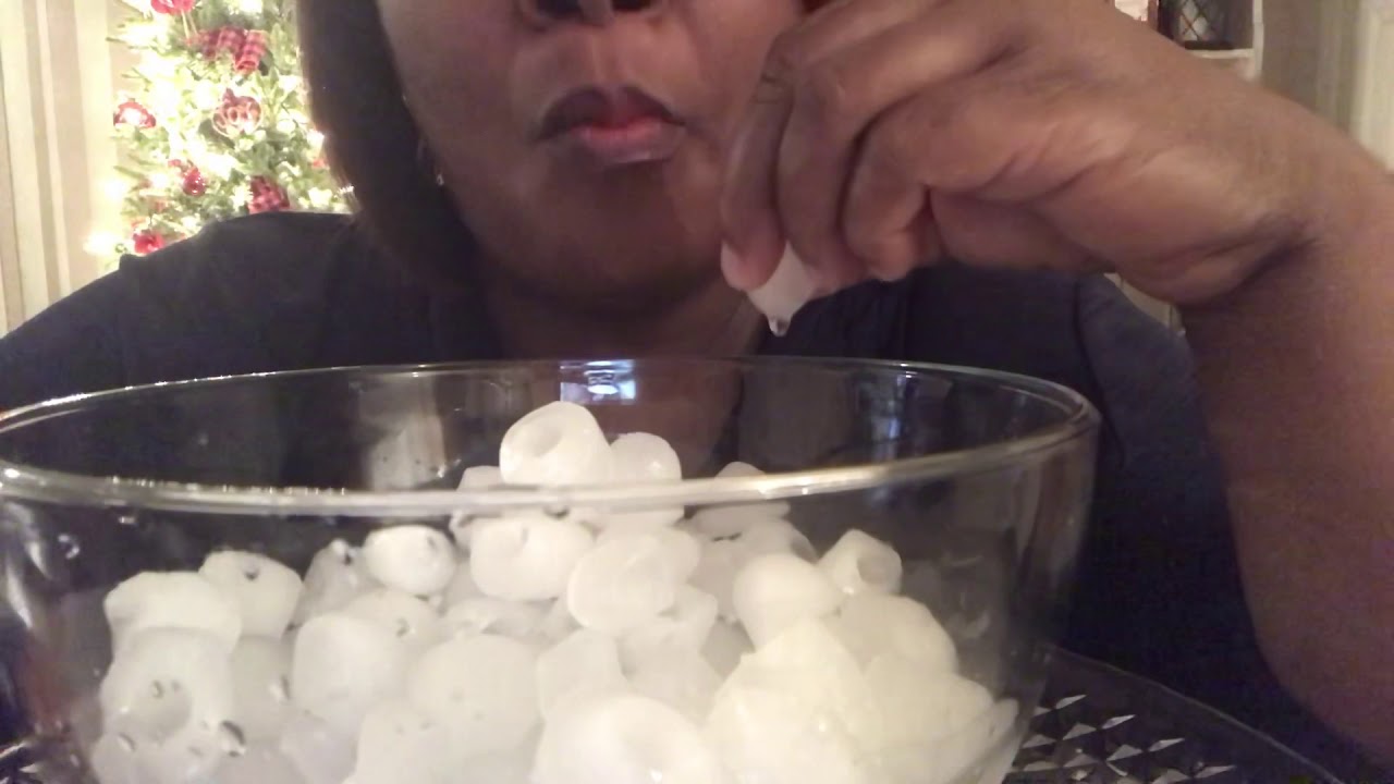 ASMR ice/ first attempt/ igloo ice eating 음식 먹방 얼음 먹는 - YouTube