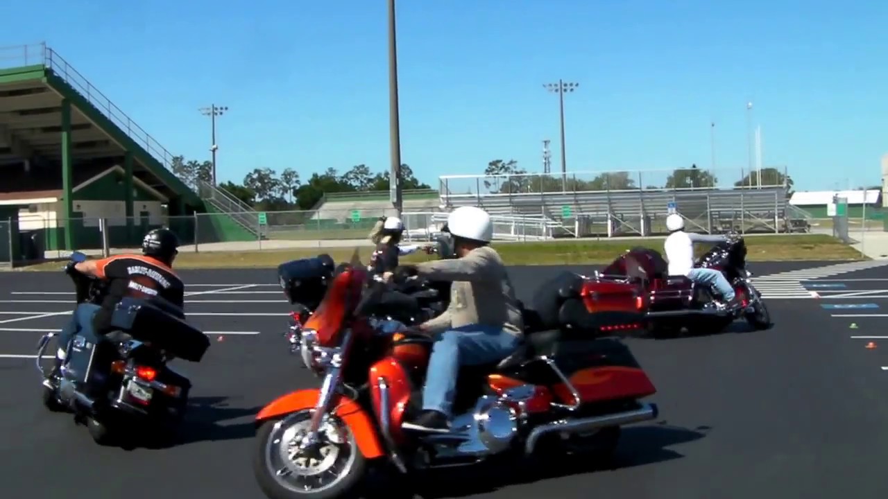 4- Bikes in the Figure 8 exercise - YouTube