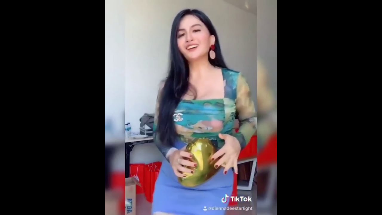 Dianna Dee Tiktok Seksi Dance - YouTube