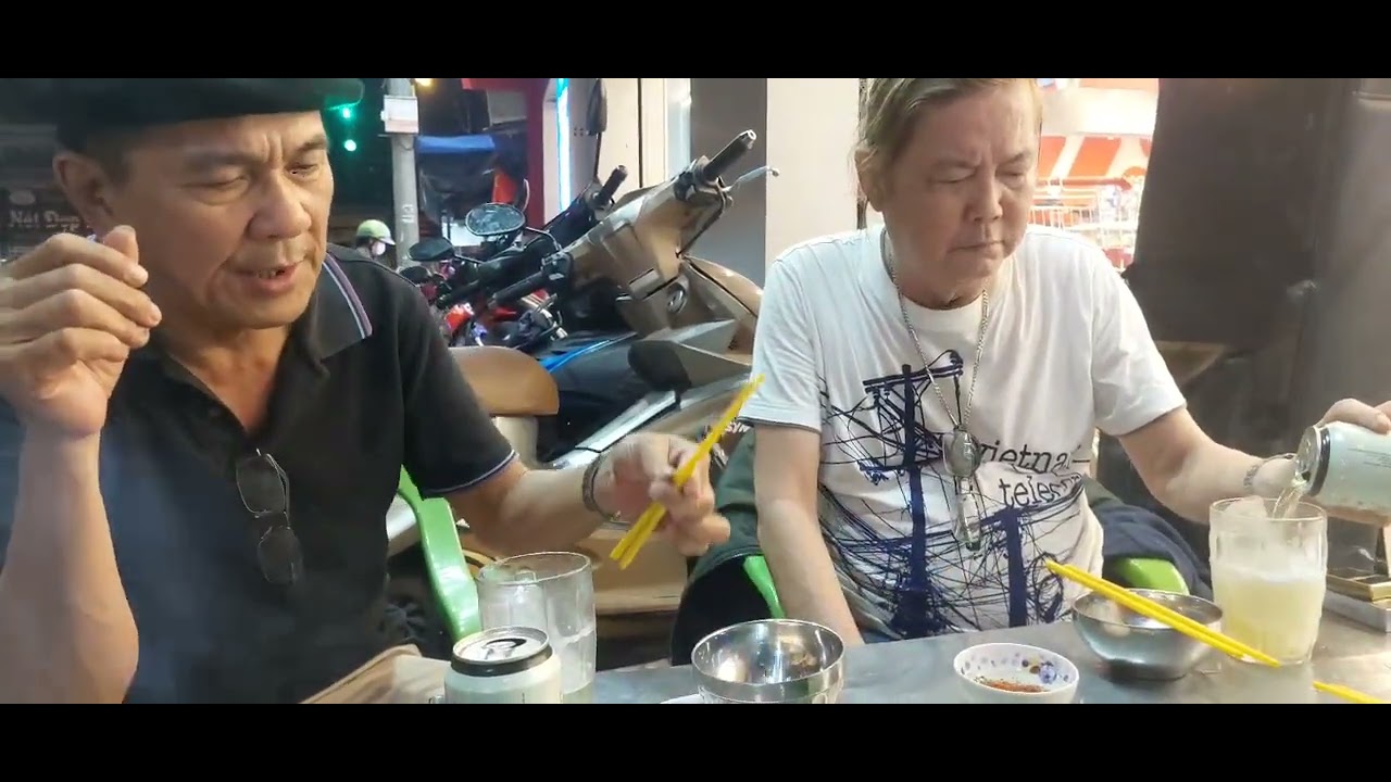 Bằng hũu gặp nhau là rủ lai rai.... - YouTube