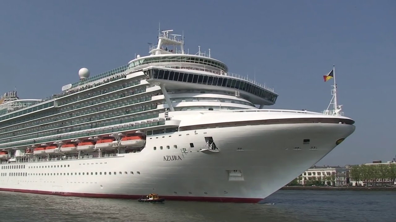 Azura ship , first call at the Port of Rotterdam on April 23, 2011 ...