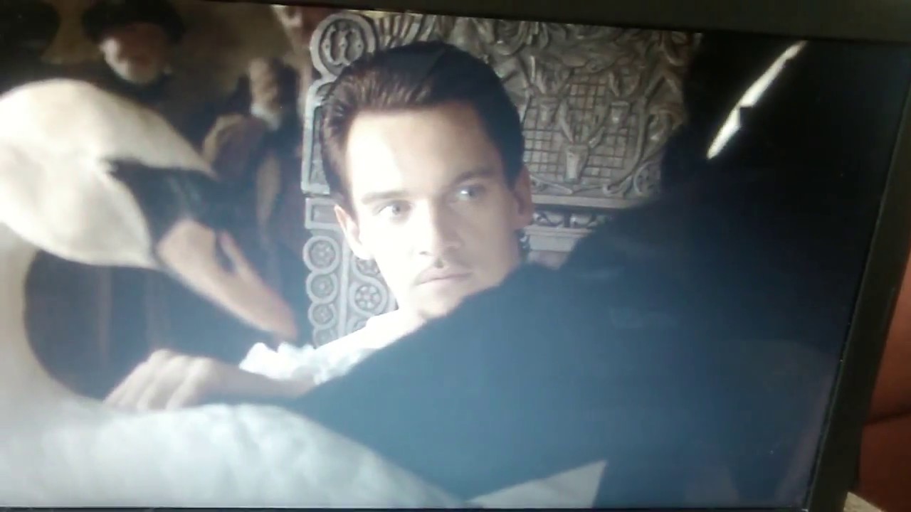 The Tudors, Henry eats the Swan. - YouTube