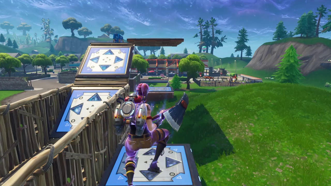 Fortnite : how to chop down a tree - YouTube