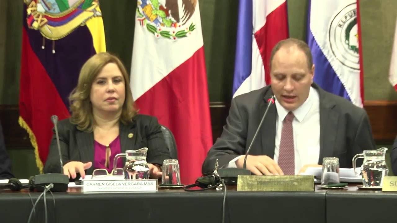 Emb. Benjamin Blanco Ferri - Presidente de la Sesión Extraordinaria ...