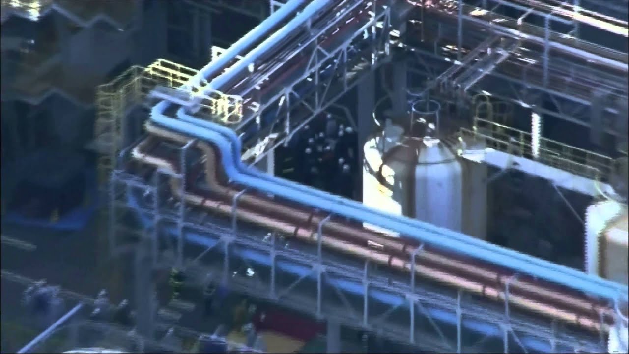 Cinq morts dans l'explosion d'une usine chimique au Japon - YouTube