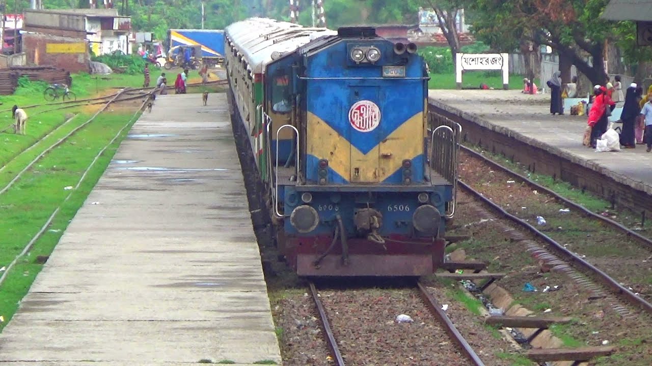 Semi Non Stop Benapole Intercity Express Entering the Jessore Railway ...