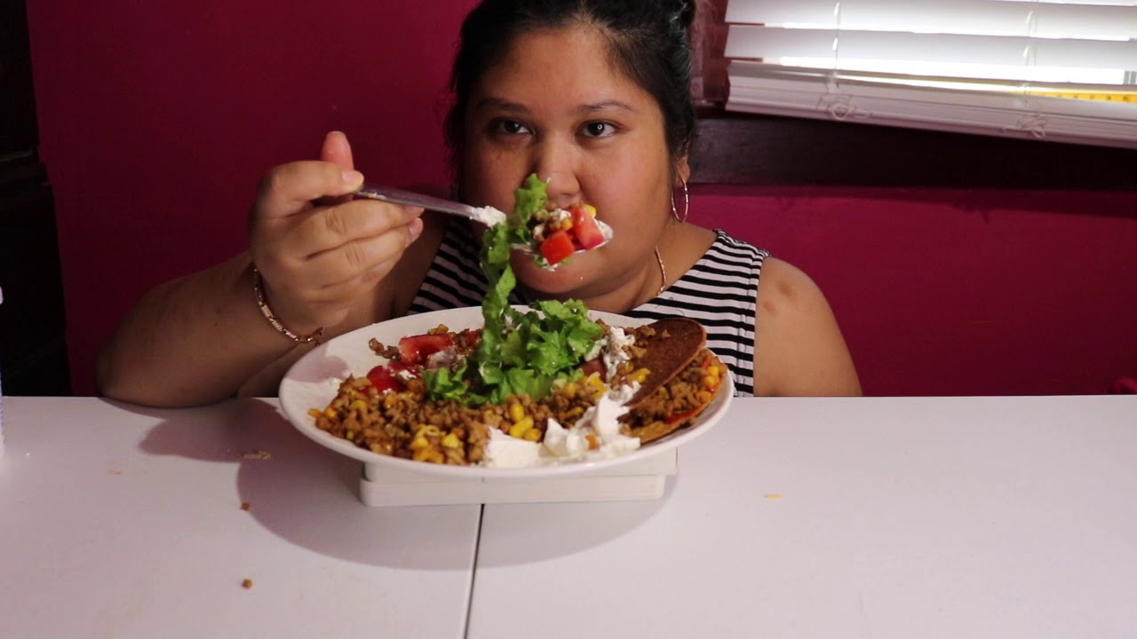 MUKBANG HOMEMADE CRUNCHY TURKEY TACOS ( MESSY LIPS EATING) - YouTube