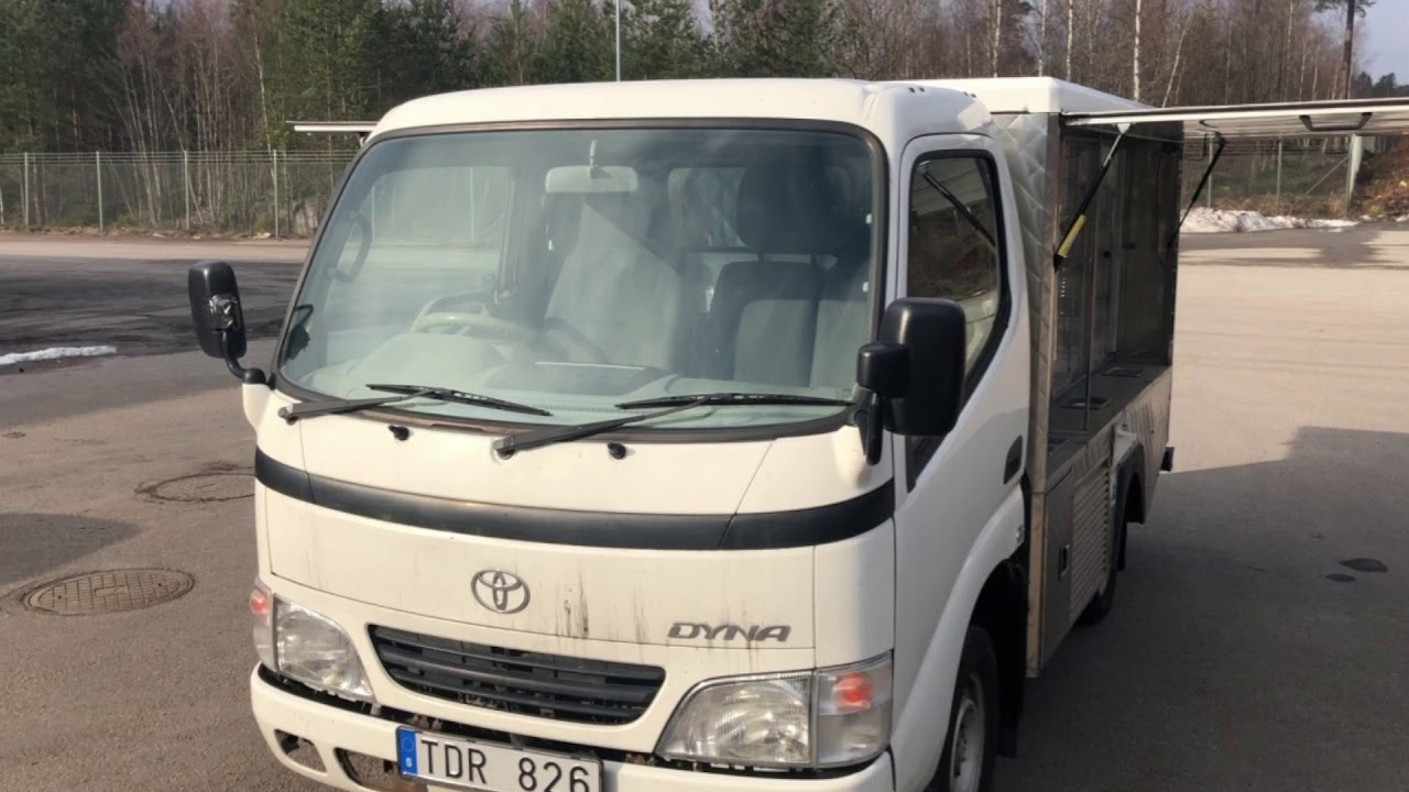 Toyota Dyna 300 D-4D foodtruck - YouTube