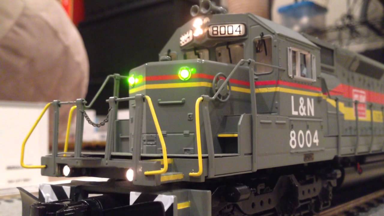 MTH SD40-2 Lionel Intermodal Consist - YouTube