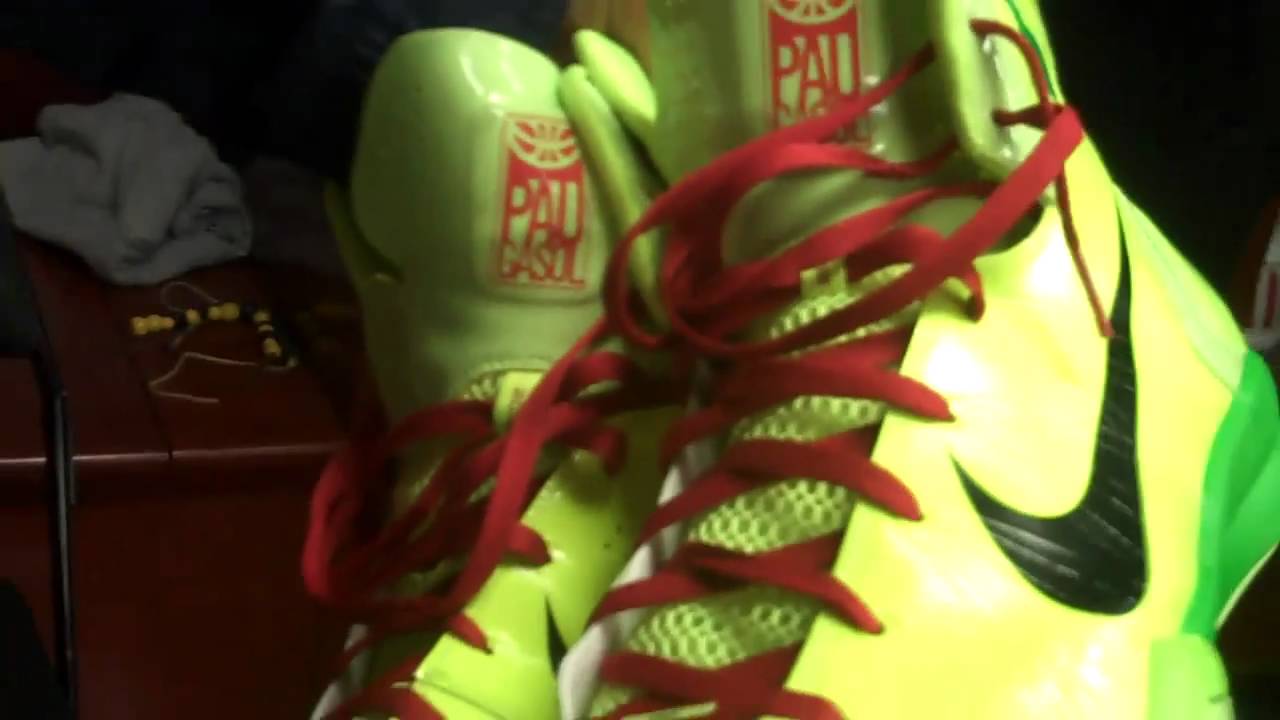 Pau Gasol Christmas 2010 shoes EnriqueSports - YouTube