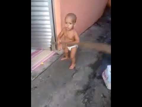 Meu sobrinho dançando