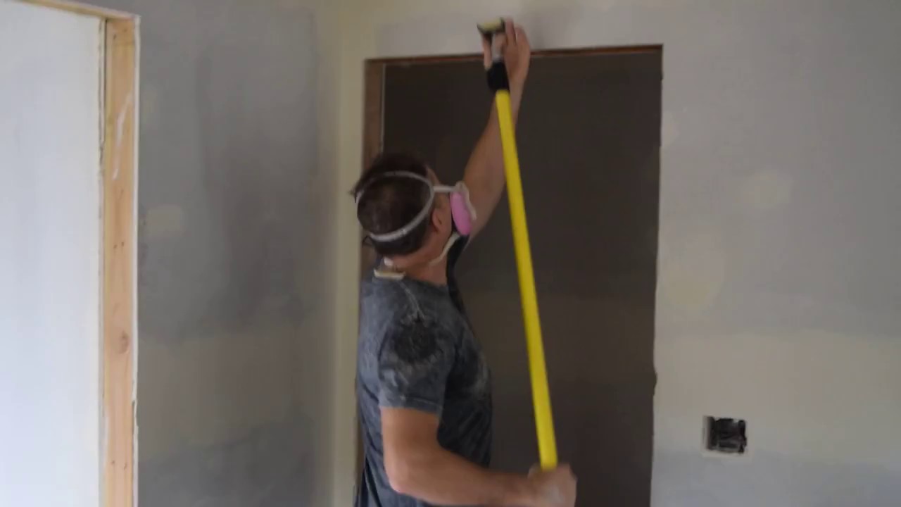 HOW DRYWALL PROS SAND ANGLES - YouTube