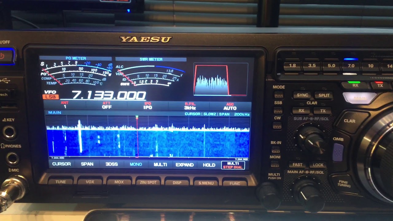 Yaesu FTDX101D - YouTube