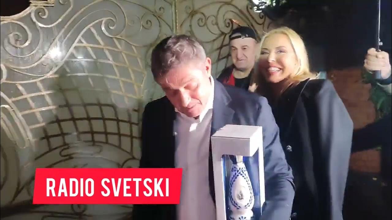 SLAVA KOD ZIVOJINOVICA! Piksi sa suprugom stigao na slavlje - YouTube