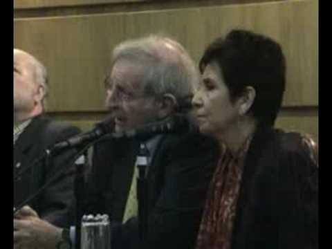 Clase Magistral Leonard Weinglass, abogado de los 5, en Chile, 1 de 5 ...