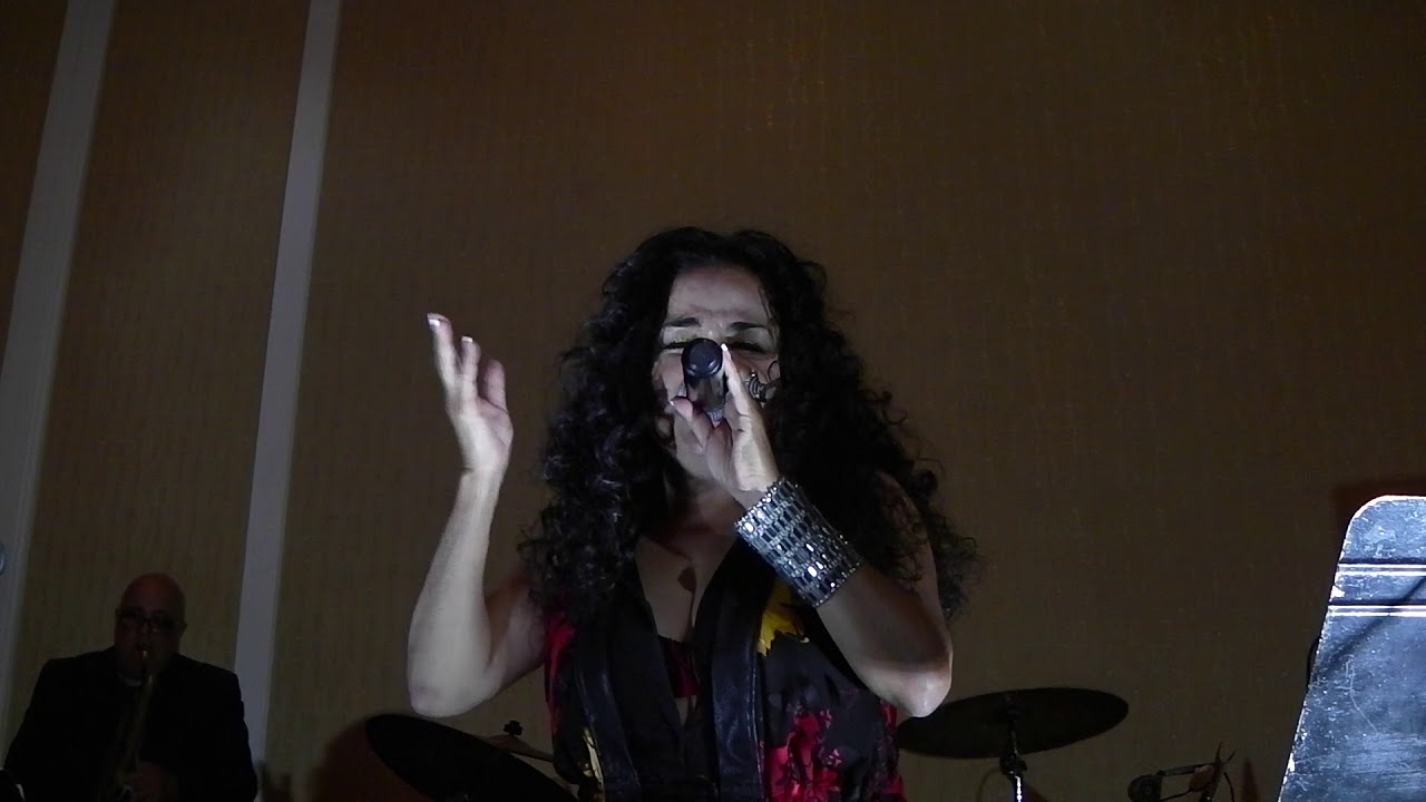 "LUCY NEVAREZ"...El Hombre que Yo Amo - YouTube