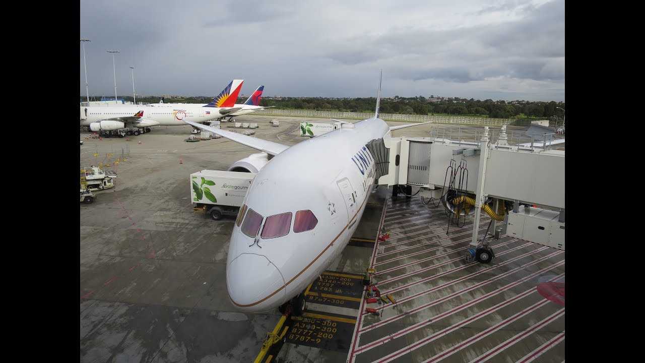 United Airlines TRIP REPORT UA870 Sydney to San Francisco Boeing 787-9 ...
