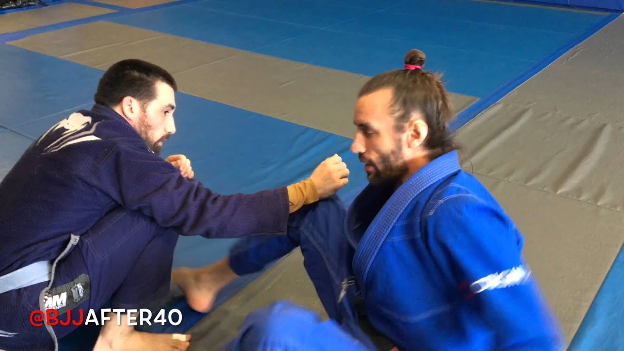 Knee Grip Break BJJ - YouTube