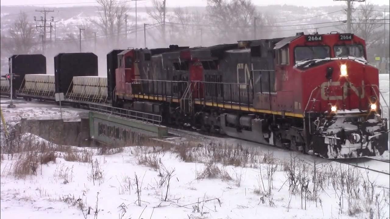 CN 2664 & CN 2509 (CN 403 West) Rimouski Qc ( Mont-Joli SUB M.P 124.62 ) - YouTube