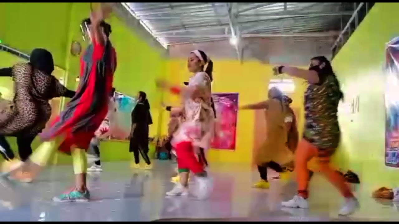 GOYANG VIRAL DASTER KUNING by alonk | Dj daster kuning | senam kreasi ...