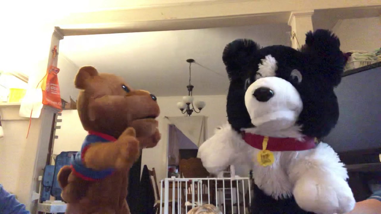 Cubbies puppet show for bear hug 23 - YouTube