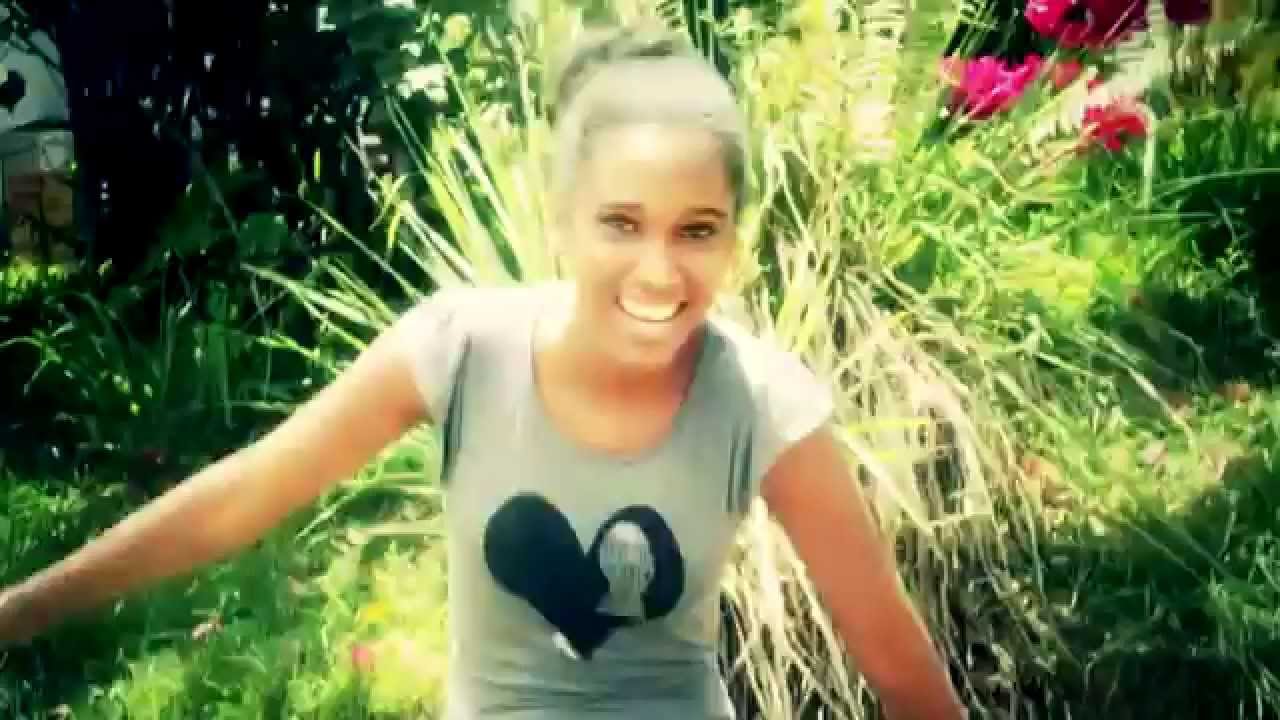 Chandelier- Sia Music video - YouTube