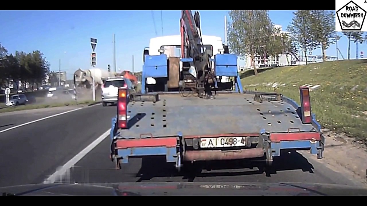 Cars Crashing Loud Bangs Compilation 2017!! - YouTube