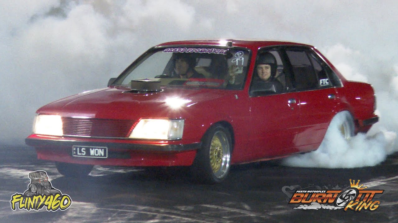VH COMMODORE "LS WON" AT BURNOUT KING - YouTube